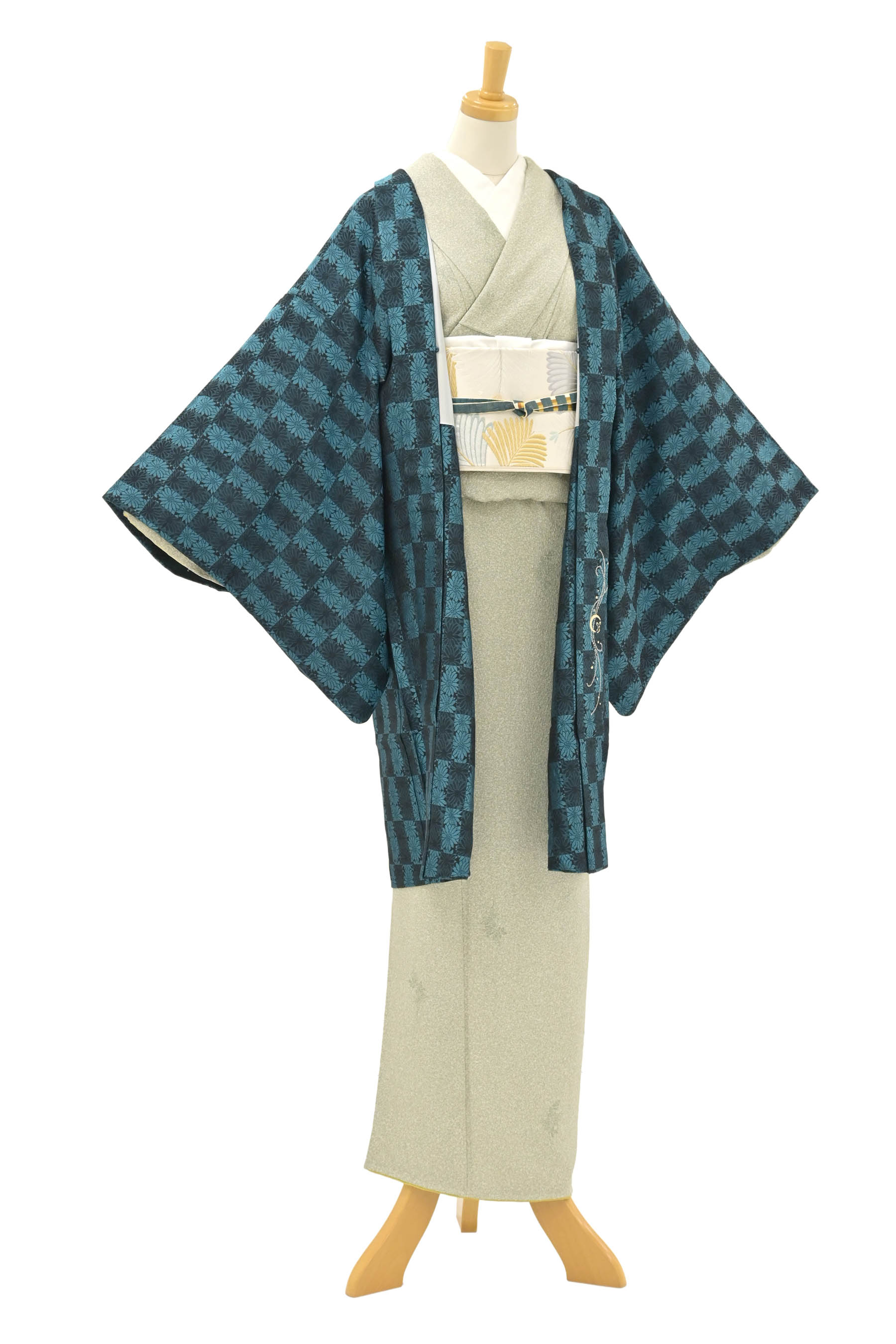 特選創作御召地羽織 ≪御仕立て上がり・中古美品≫ 「洒落市松」 個性派の一枚。 お洒落にエレガントに。 羽織丈91 裄66京都きもの市場【日本最大級の着物通販サイト】